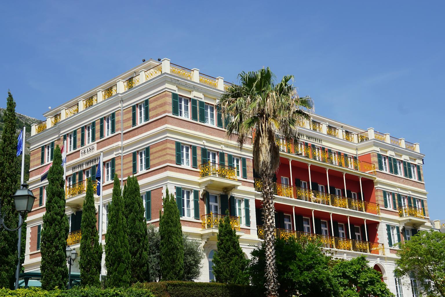 Best Hotel Rewards Programs: How to Choose the Right One for Your ...