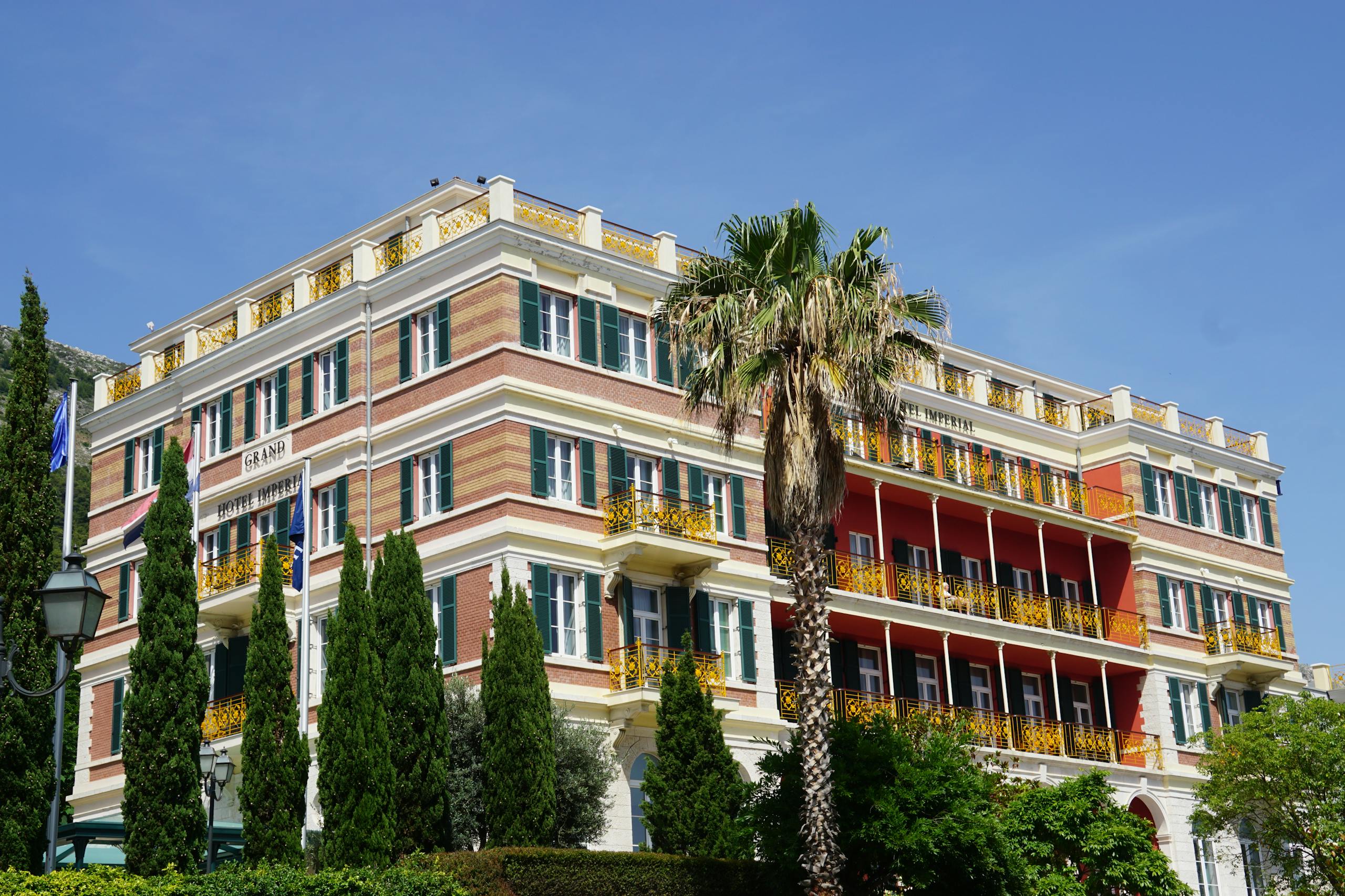 Best Hotel Rewards Programs: How to Choose the Right One for Your ...